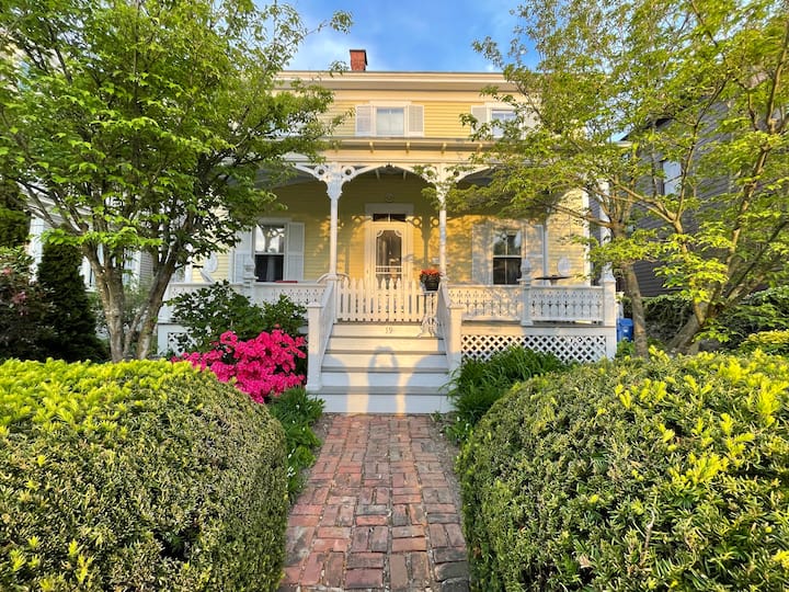 Lovely Newport Home; 9.8/10 On Other Platforms. - Newport, RI