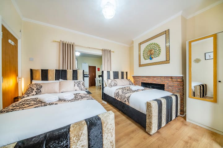 Stylish Home With Fast Wi-fi In Osmondthorpe - Leeds