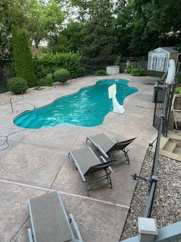 Family-friendly Oasis With Private Heated Pool - Omaha, NE