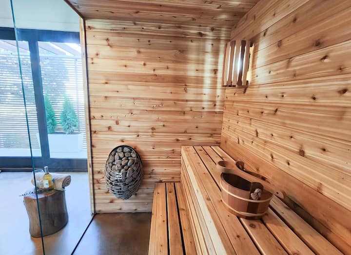 New! Align- Private Hot Tub, Sauna, Gym, Retreat - Medicine Park, OK