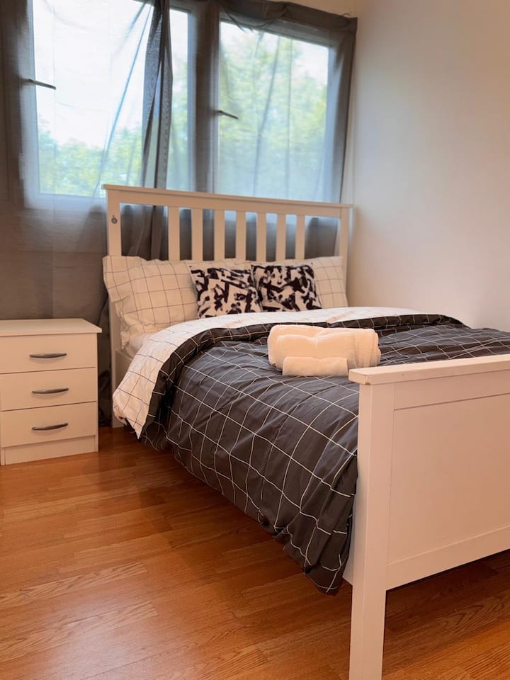 Spacious Room In London - London