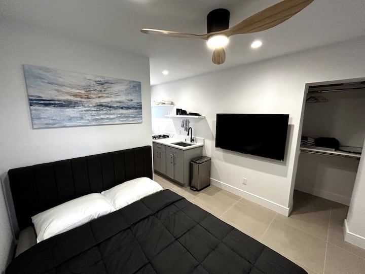 Beach Lover Studio - Long Beach, NY