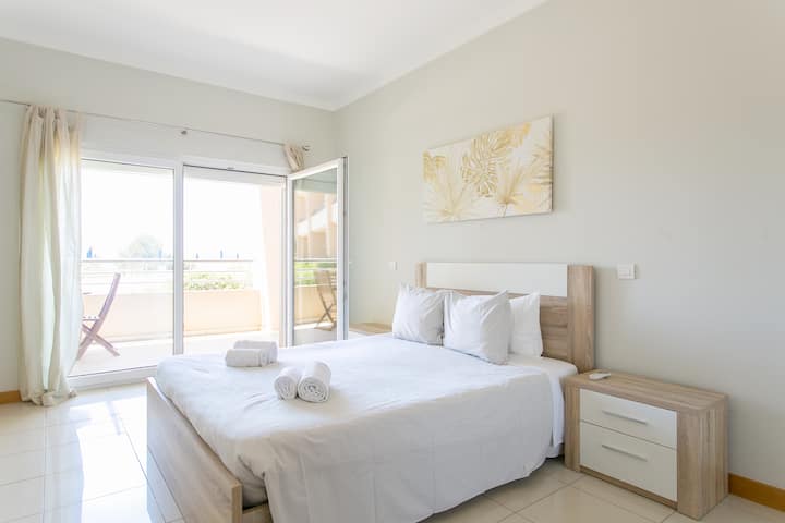 Pool & Sea View Apartment - Albufeira