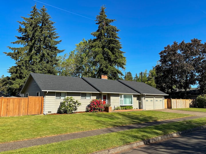 Eco- Friendly Oasis! 1/3 Acre In Quiet Community. - Eugene, OR