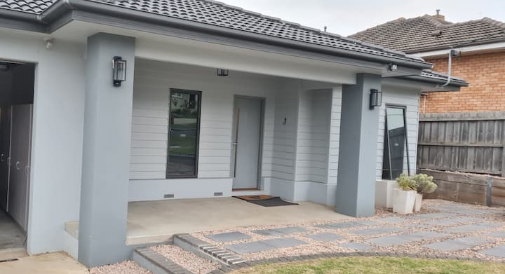 Family Home Central. - Warrnambool
