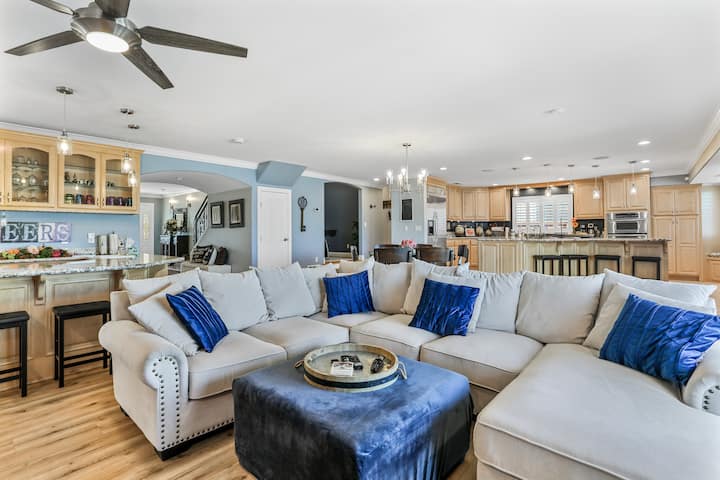 Luxury 5br Waterfront Getaway | Spa, Gym, Dock - Discovery Bay, CA