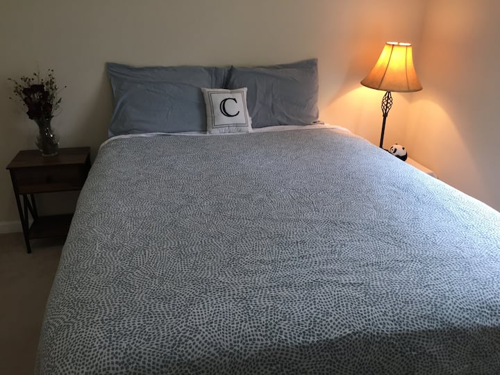 C Nice Bedroom With Share Bathroom - Raleigh, NC