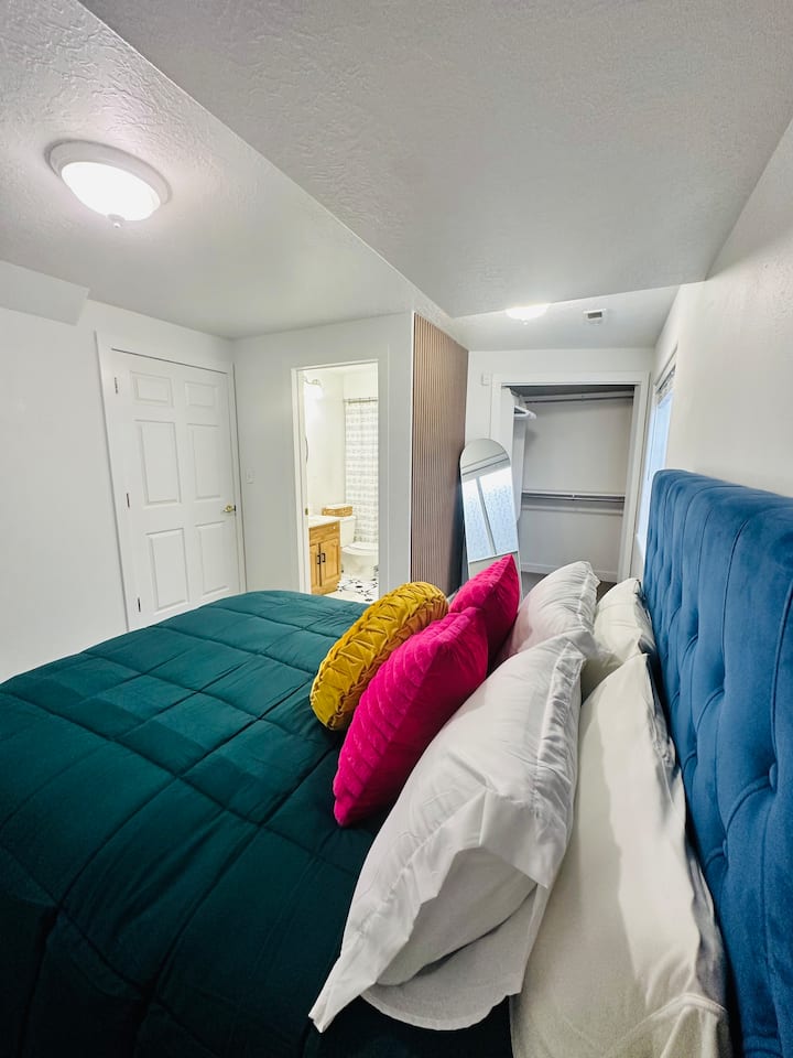 2 Bed! Mountain & City Vibe! - Provo, UT