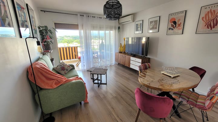 A Antibes, Appartement Clair, Calme, Chaleureux - Marineland - Antibes