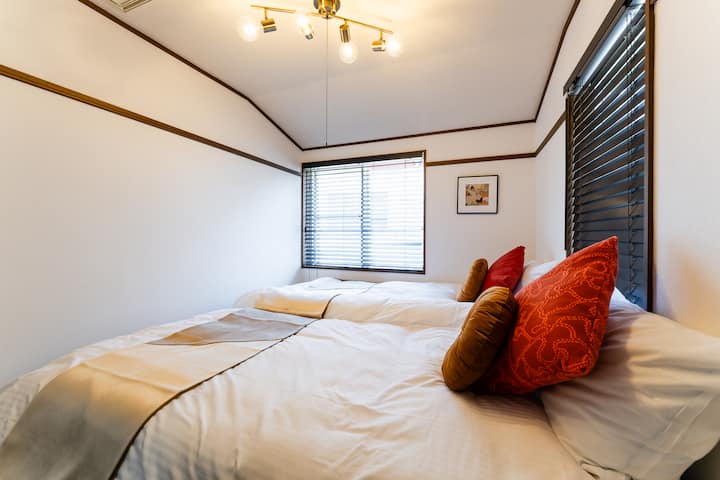 #201 | 新宿駅まで直通|駅徒歩5分|美食の町|15㎡|ベッド2台|スーパー、コンビニ至近 - Shinjuku City