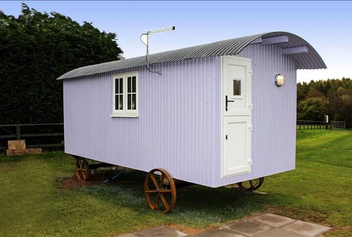 Jet Shepherd Hut - Nuneaton