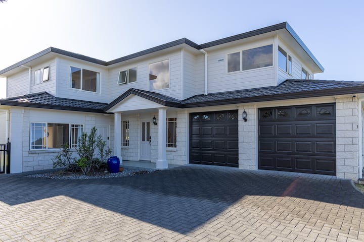 Achilles Abode - Whangamatā