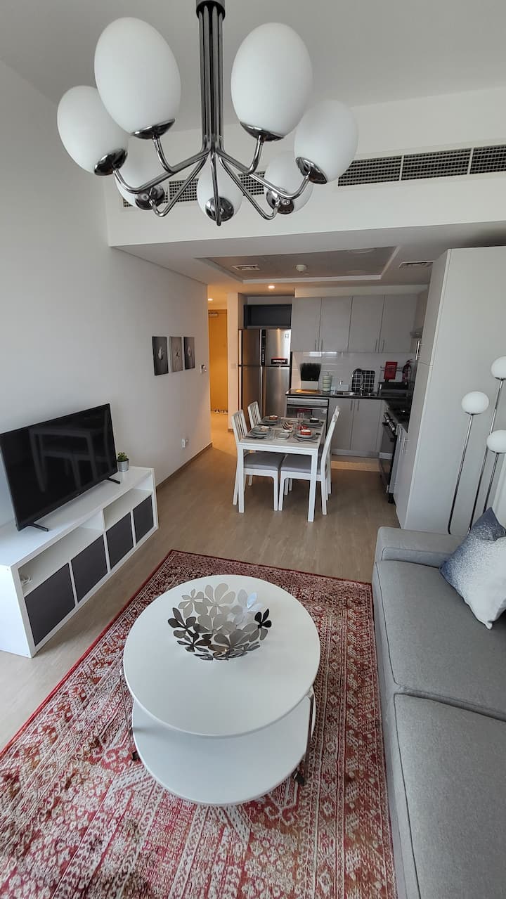 Modern 2br /5min Walk To Metro & Festival Mall! - Dubai