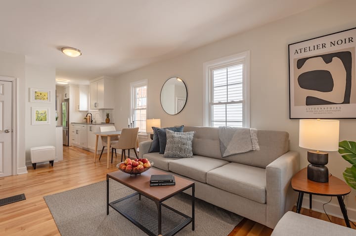 Newly Renovated North End Nest - Halifax