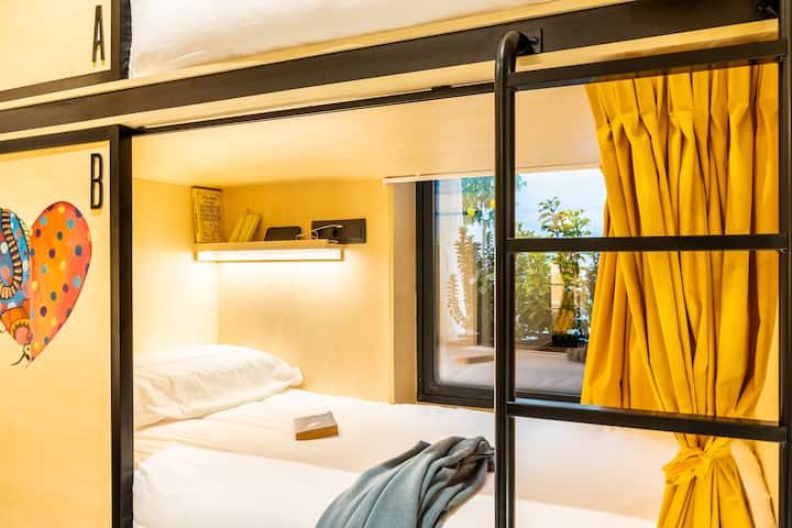 Habitación Privada Para 8 Personas Con Baño - Madrid