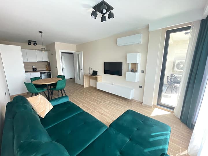 Modern 1br Free Parking With Hill View - Plovdiv