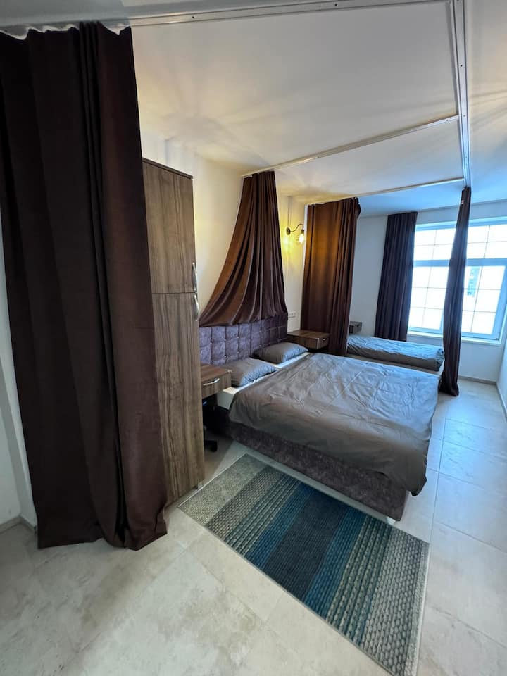 Double Bed And Single Bed - Linz