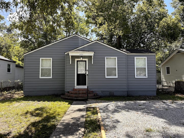 Modern Bungalow Near Charleston - 찰스턴