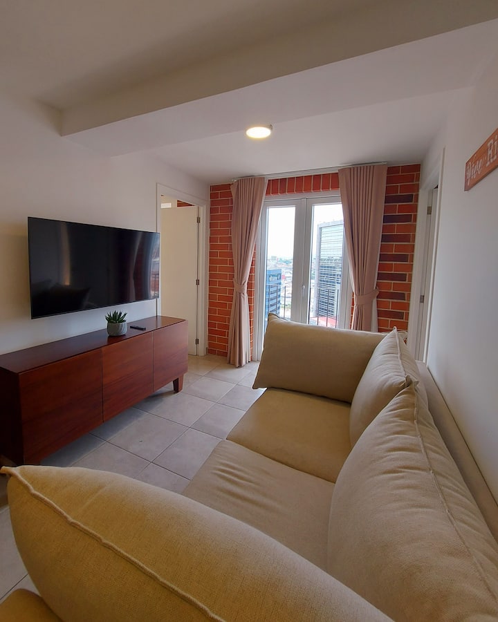 Central Location, 2 Bedrooms, 1 Parking, Balcony. - Guatemala City