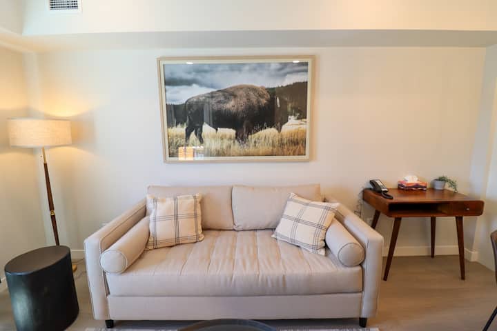 Sleep Beneath The Rocky Mountain Stars *New Resort - Canmore