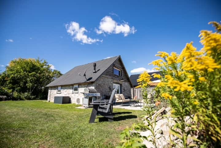 The Stonehouse On Hay Bay - Napanee
