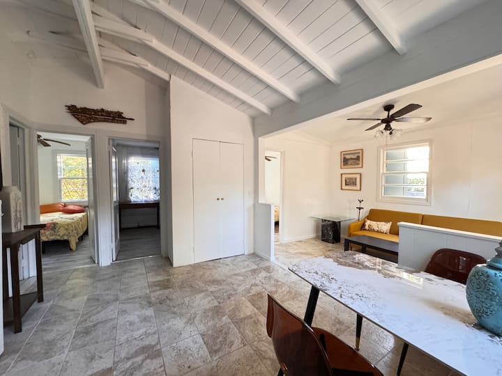 Beautifully Renovated 3br Cottage - Riverhead, NY