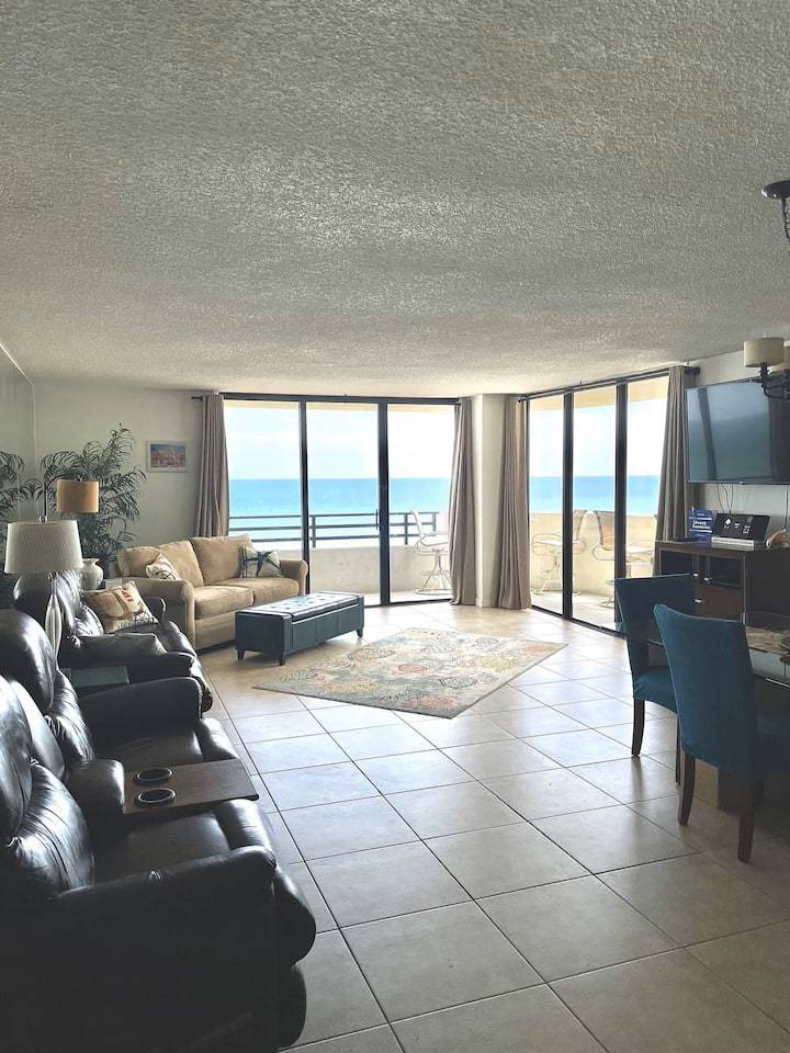 Book Your 2026 Dates Now 2/2 Oceanfront Condo - 戴通納海灘