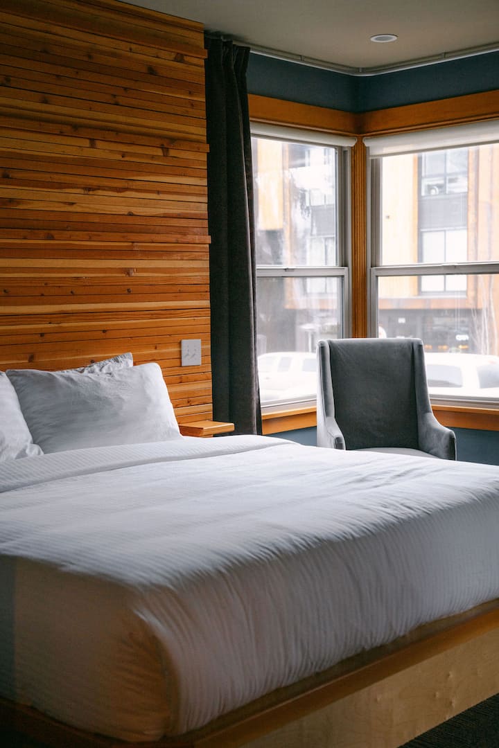 Beautiful King Suite In Wine Country - Hood River, OR