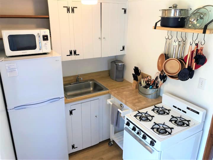 The Seagrove: King Deluxe Suite - Eastham, MA