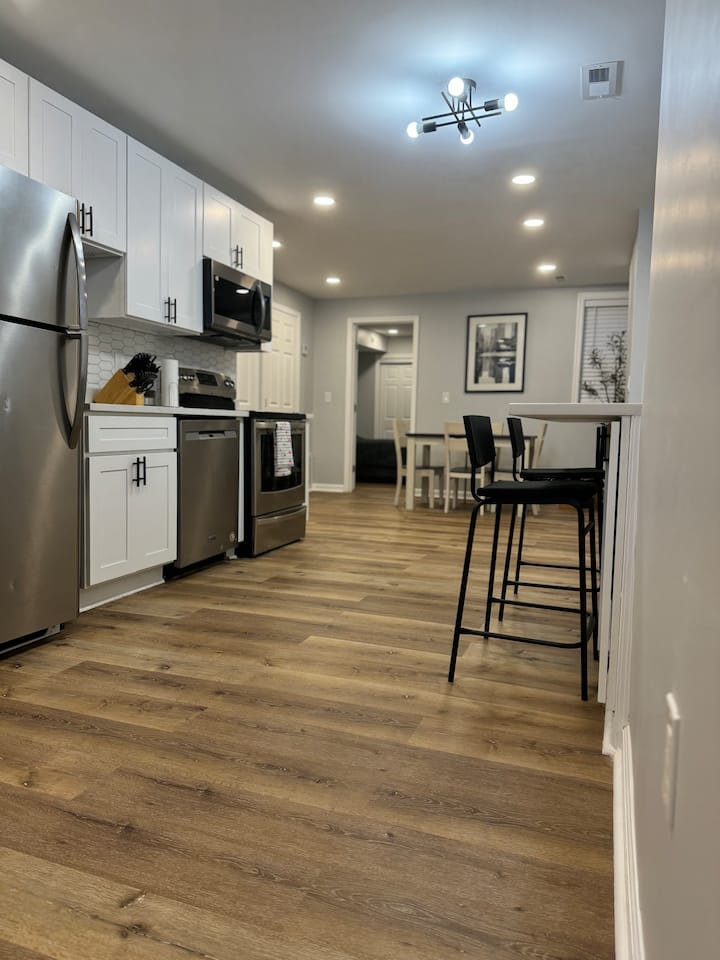 Canton Luxury Cove - Baltimore, MD