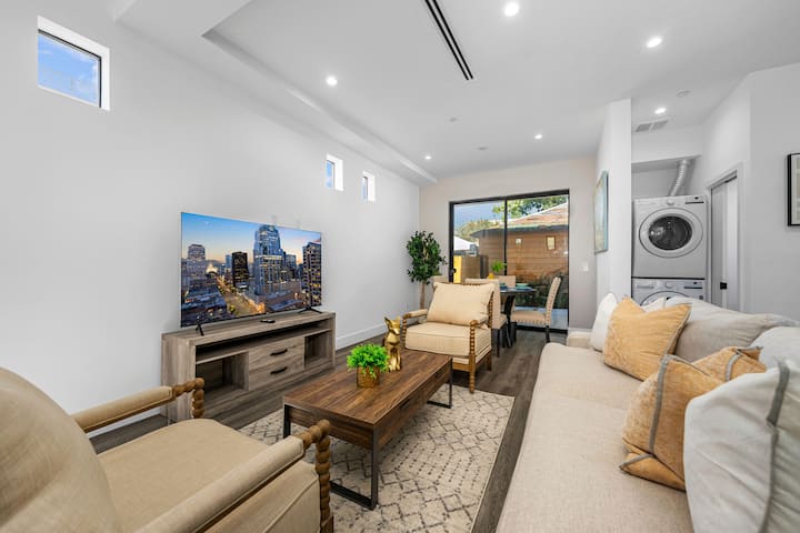 2br/2.5ba Stylish Villa In Los Angeles W/ Parking - West Hollywood, CA