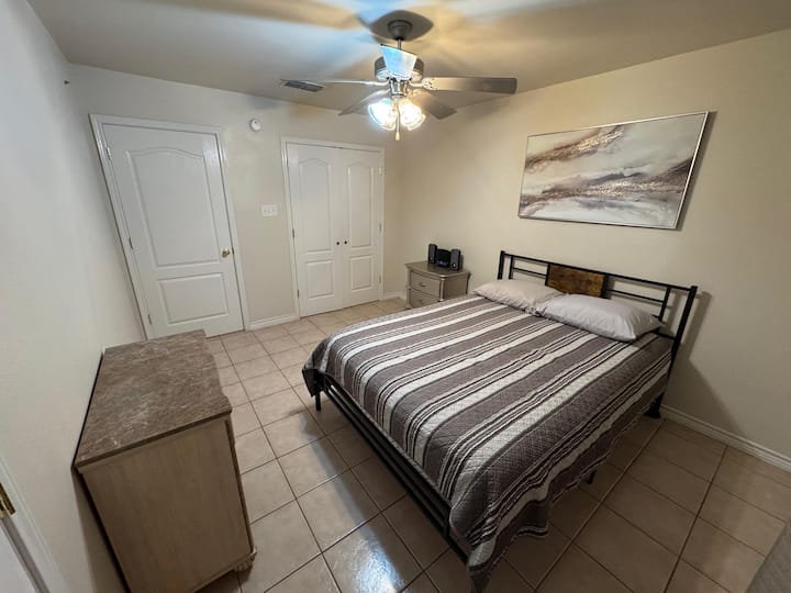 Cozy Apartment For 5 People - Laredo, TX