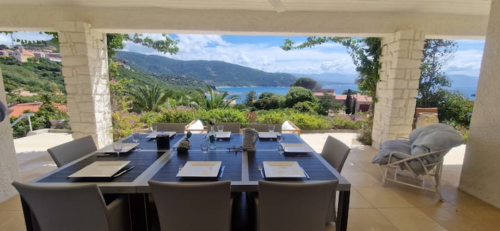 Charmante Villa Vue Mer Avec Piscine à Débordement - Cargèse
