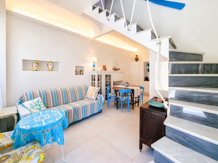 Luxurious And Modern House In The City Center - La Maddalena