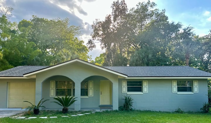 Quiet Cozy Home In The Heart Of Ocala - Ocala, FL