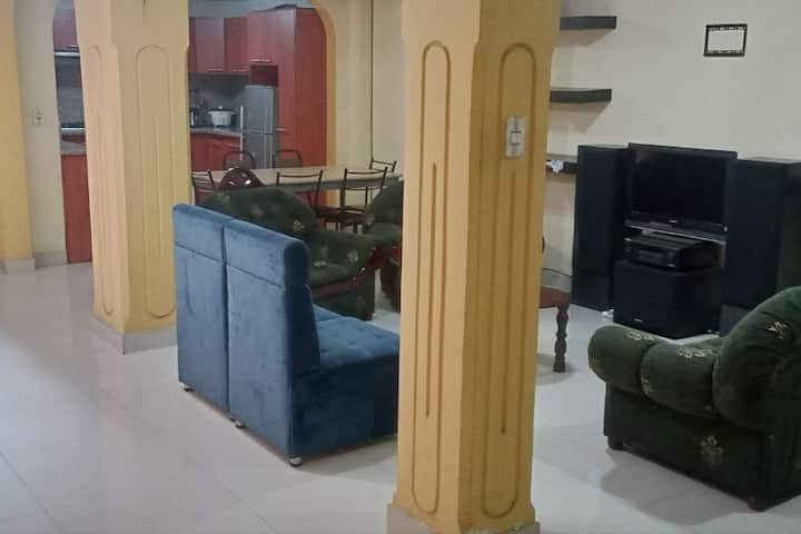 Departamento Duplex De 5 Hab En Centro De Cuenca - 쿠엥카
