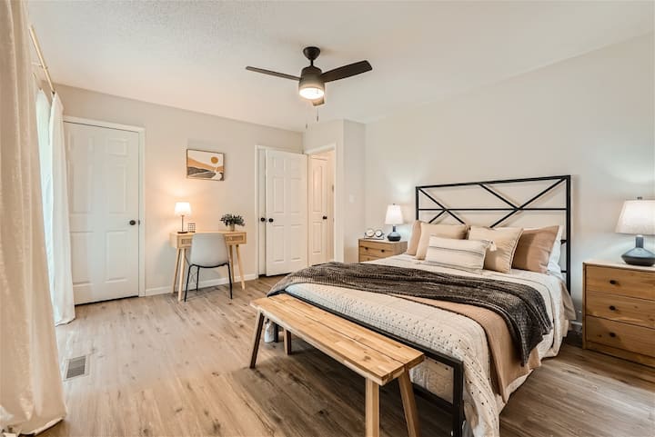 King Bed, Fire-pit, Dog-friendly Unit In Charlotte - University City Boulevard – Charlotte
