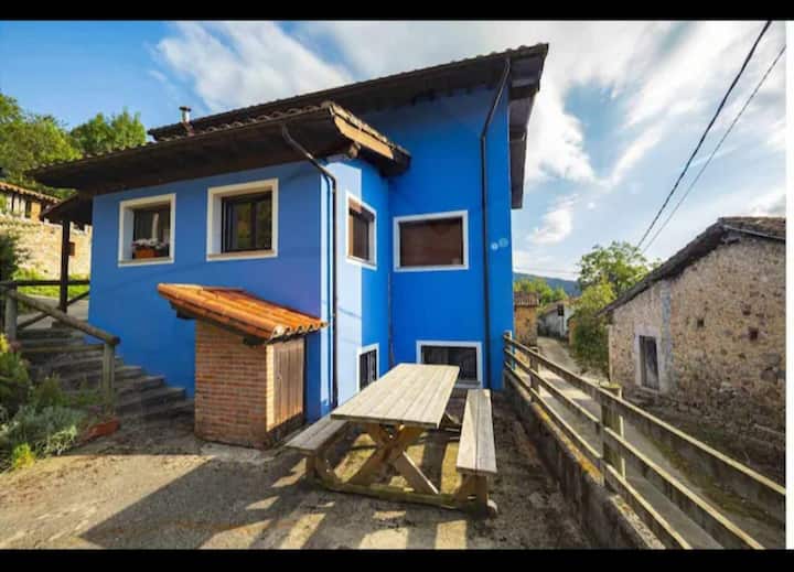 La Casa Azul De Perlleces - Ribadesella