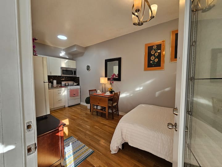 Tor - Downtown Cozy Studio Near Lansdowne Subway - Toronto