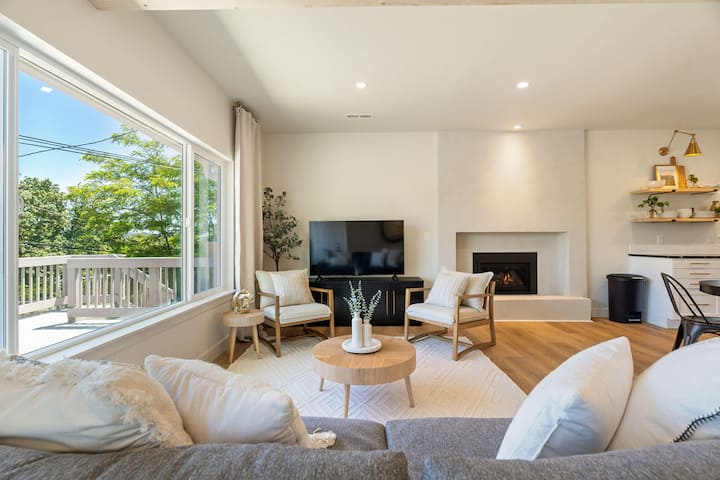 Camas Retreat With Hot Tub - Washougal, WA