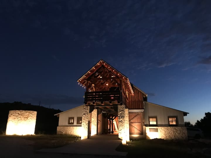 The Barn At Lone Man Mountain: Property For Sale. - Driftwood, TX
