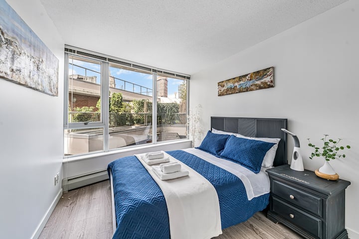 Downtown Cozy 1bd 1den Condo - Vancouver