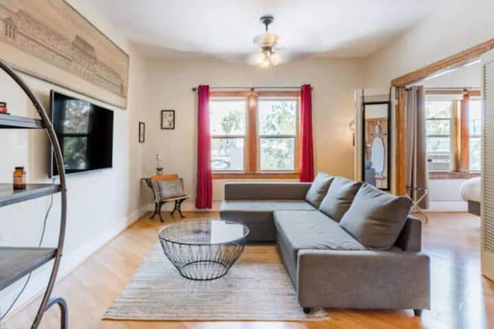 Walkable Los Feliz Apartment - Echo Park - Los Angeles
