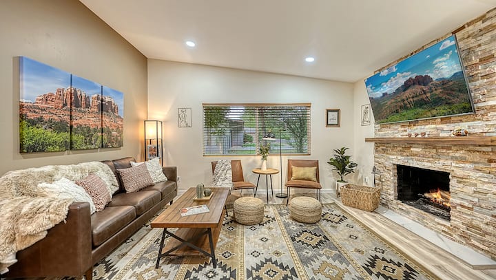 Prime Location/fireplace/private Yard - Sedona, AZ