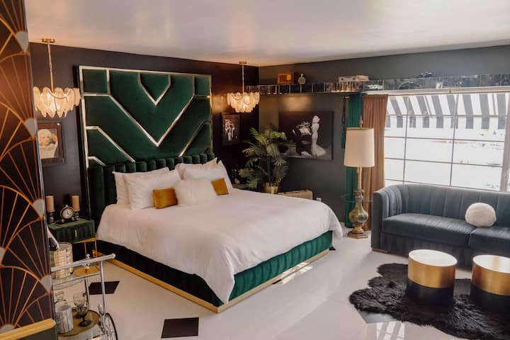 Executive By The Velvet Rope Ps - Palm Springs, CA