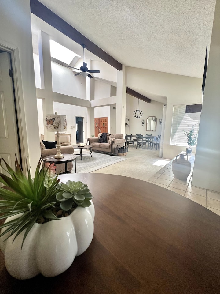 The Cozy Hideaway - Bakersfield, CA