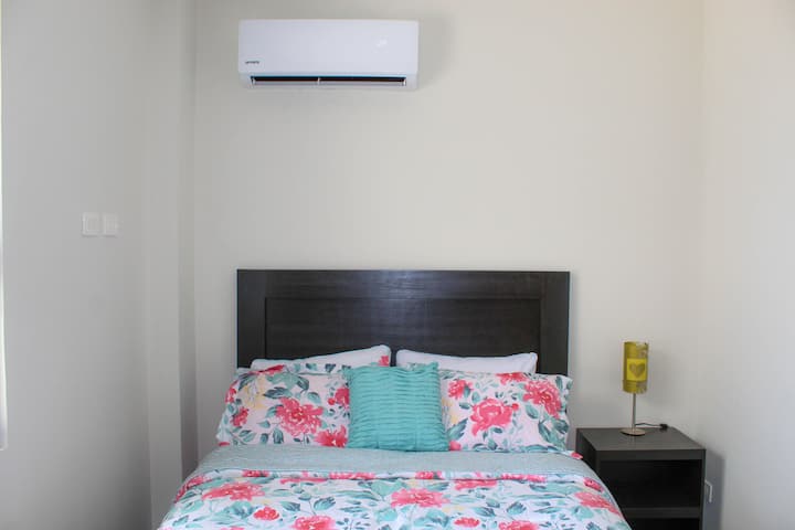 Depto Uno Barrio Ant/sta Lucía/fundidora/cas/arena - Monterrey