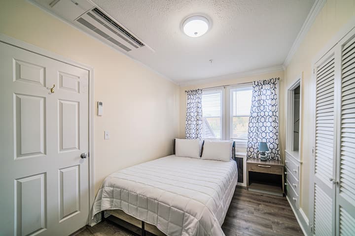 Renovated 1 Bedroom In Falmouth - Falmouth, MA