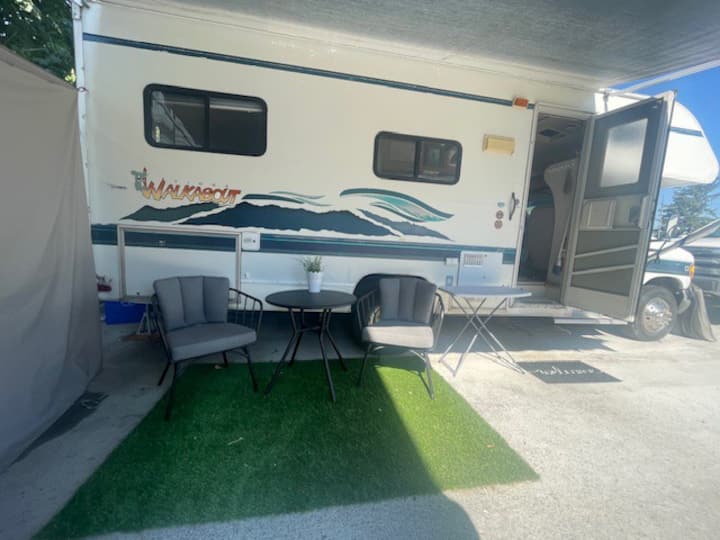 Cozy Convenience - Salmon Arm