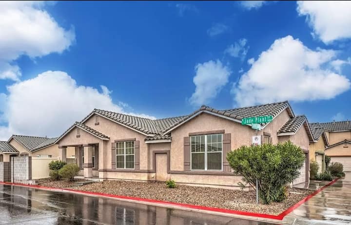 Modern House In Las Vegas - Las Vegas, NV